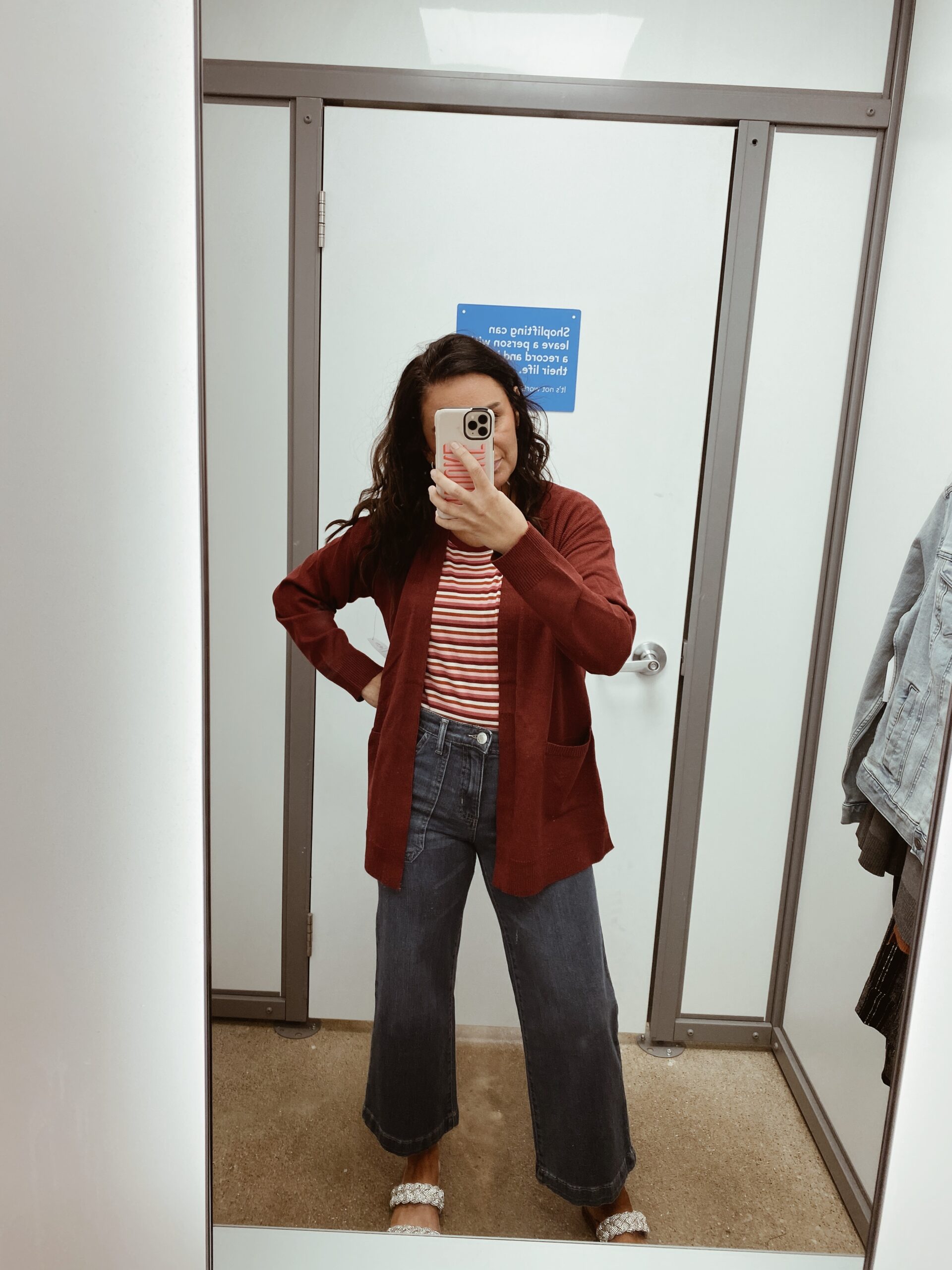 27 Comfortable and Cute Teacher Outfits for 2023-2024
