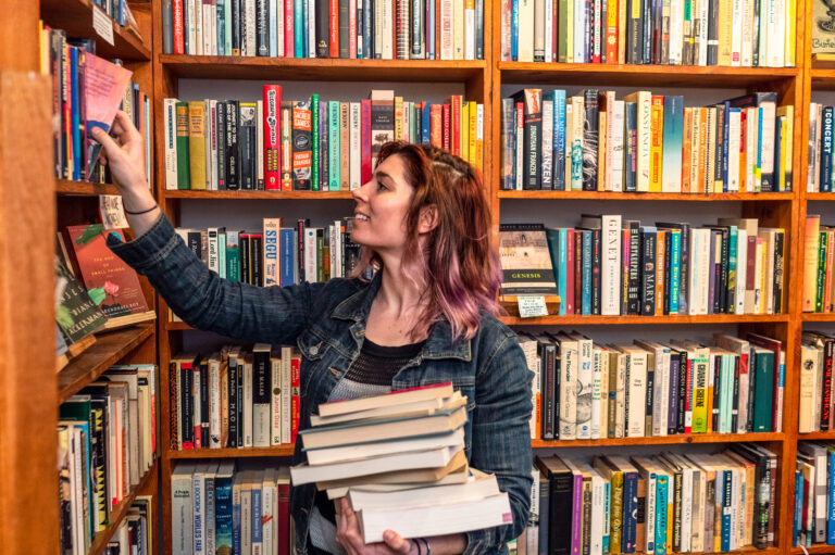 23 Best First Jobs for Students and Teens