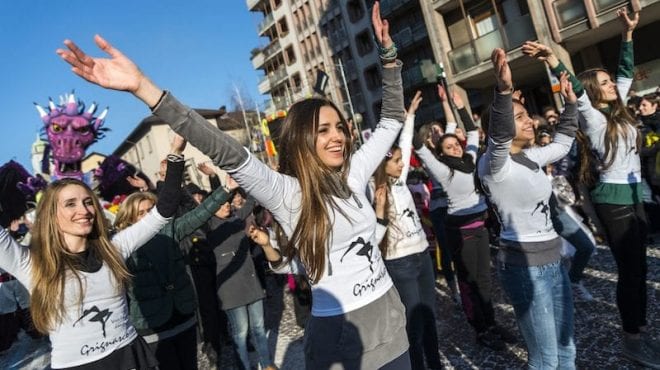 9 Awesome School Flash Mob Videos - We Are Teachers