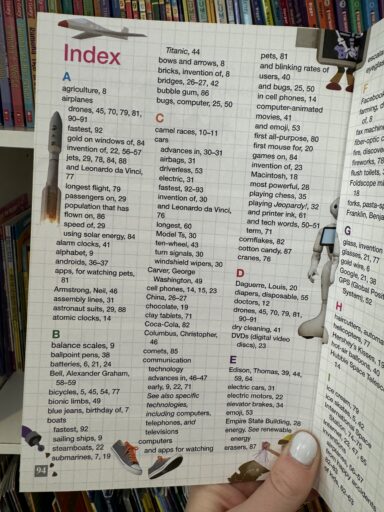 What Are Text Features? Examples and How To Teach Them