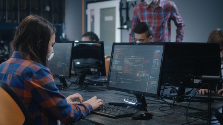 Online Learning Monitoring Stations: A New Classroom Precedent?