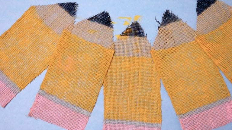 How to Make These Crafty Burlap Pencil Classroom Decorations