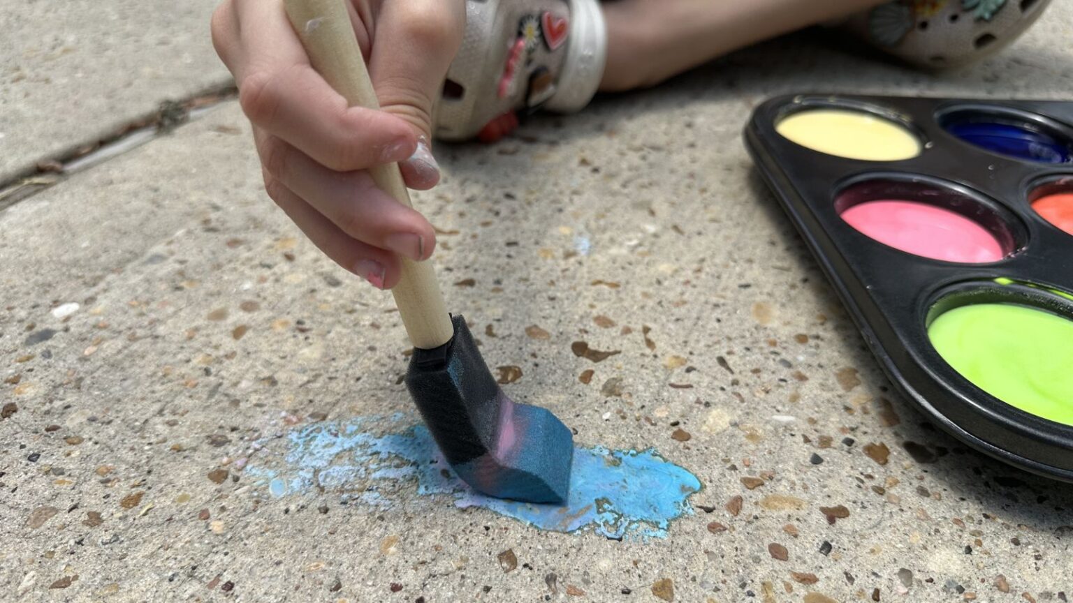 Learn How to Make Sidewalk Chalk Paint