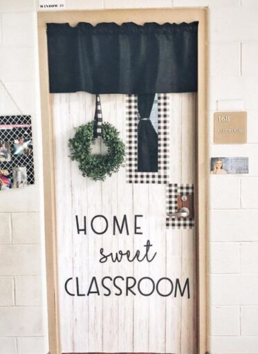 97 Welcoming Classroom Door Ideas for Back to School 2025
