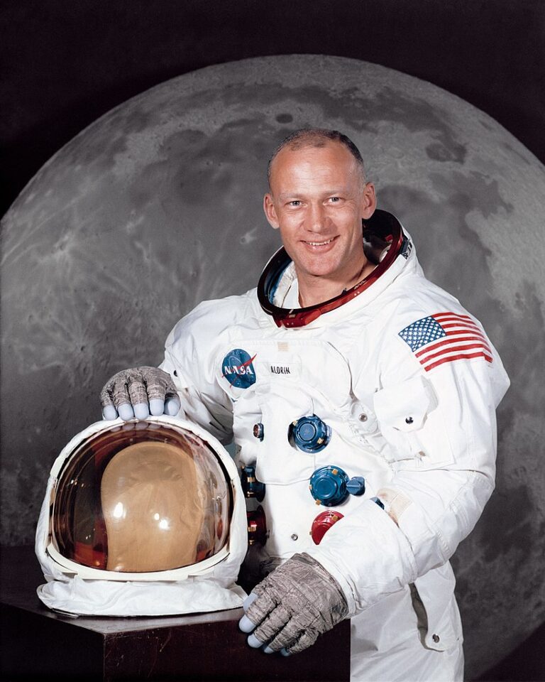 20+ Famous Astronauts Everyone Should Know
