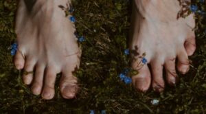 20 Thrilling and Scary Campfire Stories for Kids and Teens