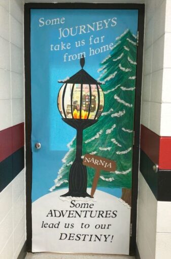 68 Amazing Ideas for Winter and Holiday Classroom Doors