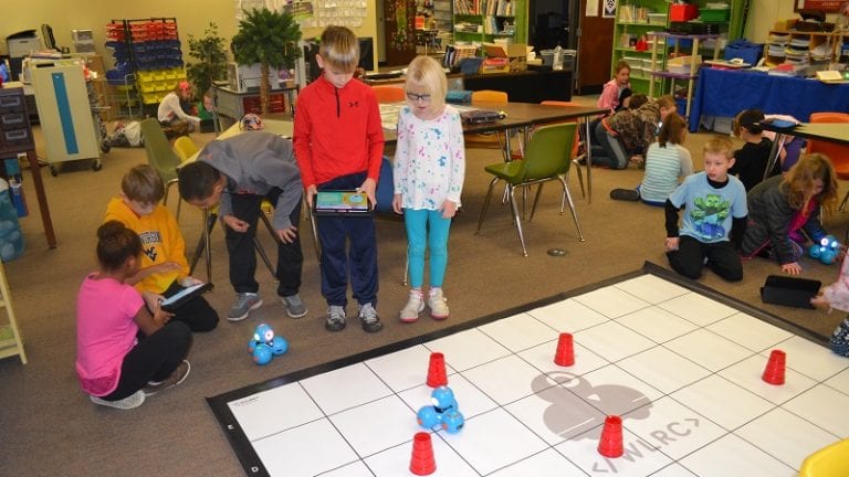 7 Robotics Projects to Try in the Classroom - WeAreTeachers